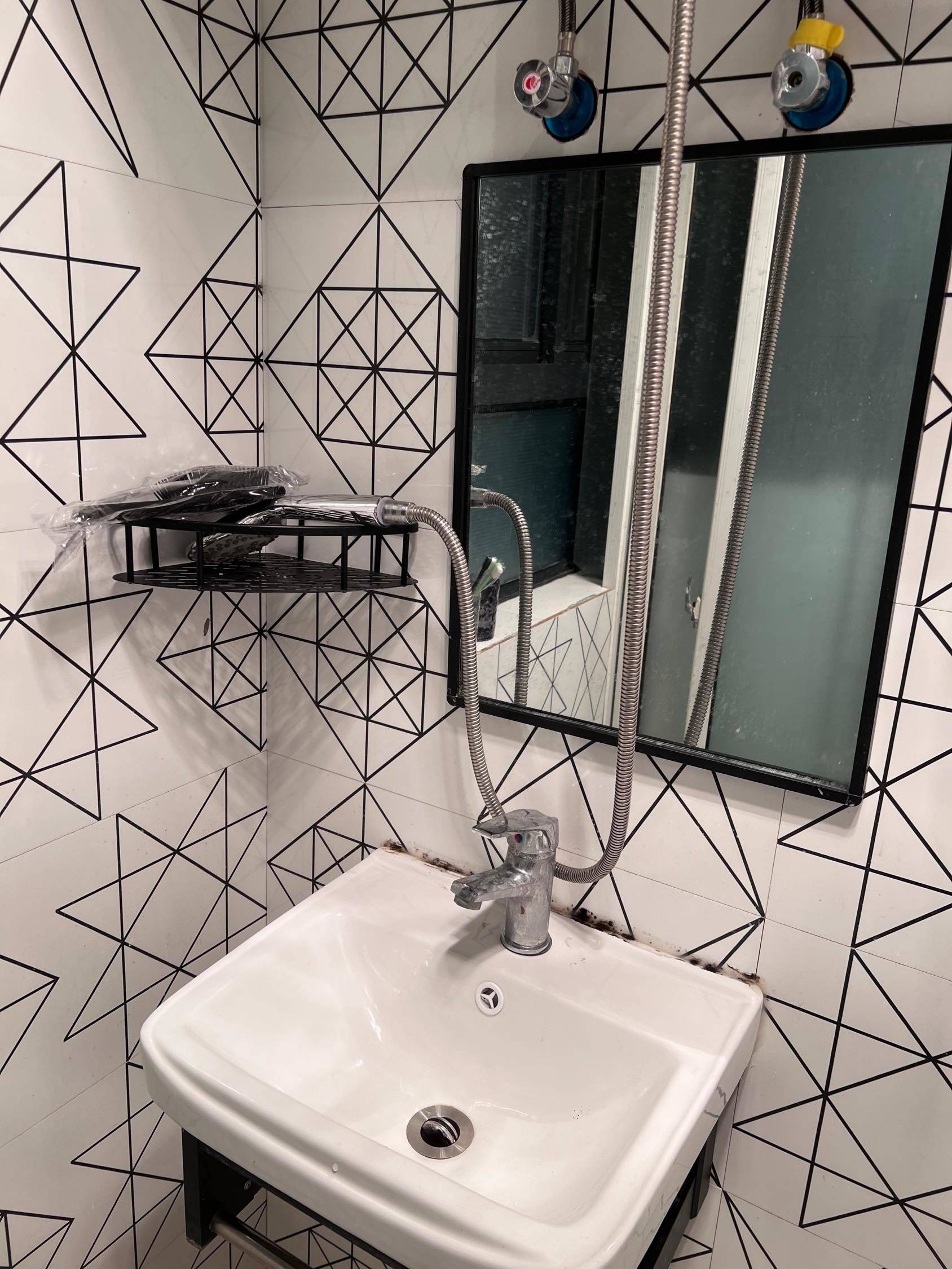 Shanghai-Qingpu-地铁口附近-交通方便-服务好-Clean&Comfy-No Gender Limit