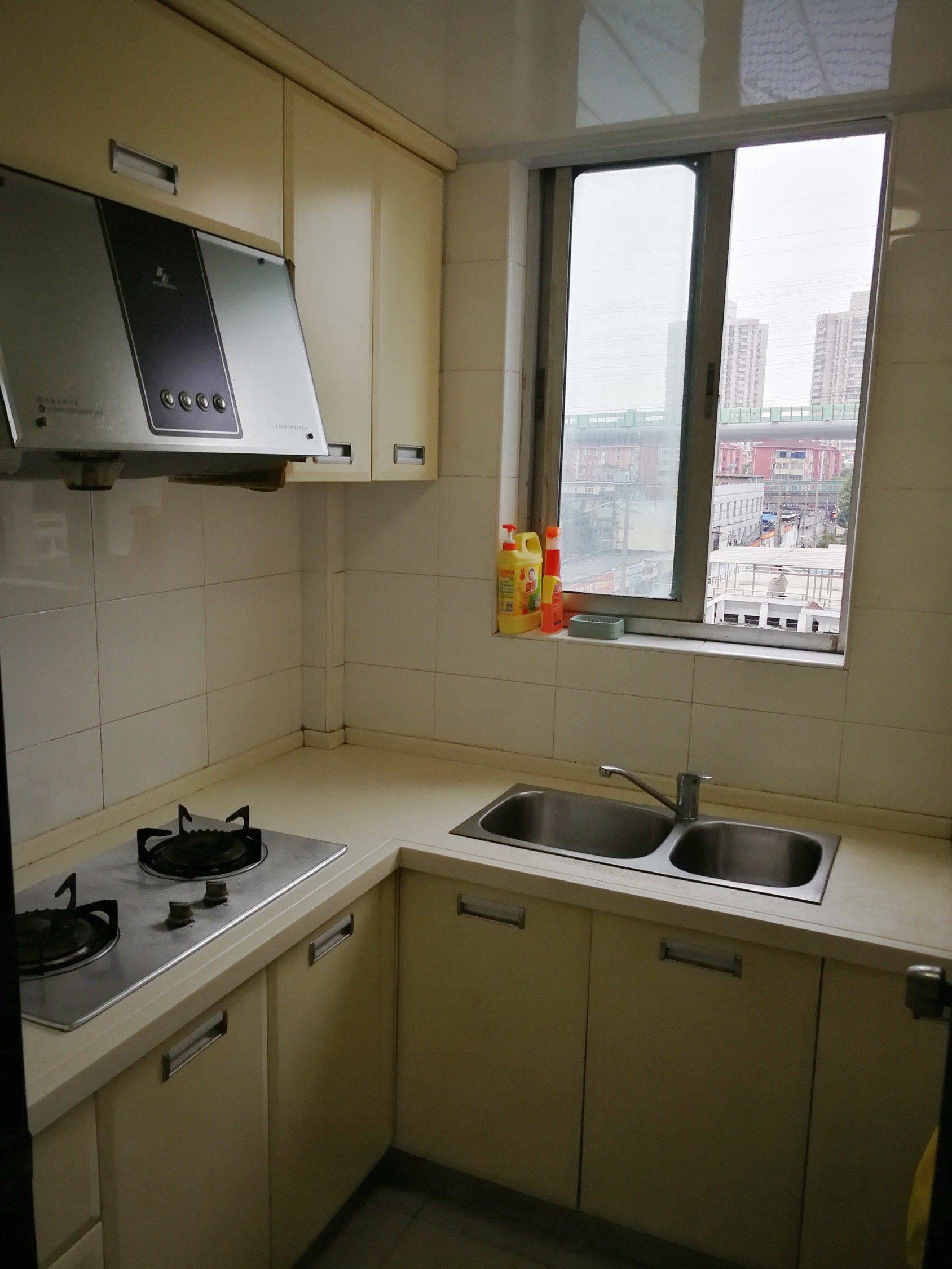 Shanghai-Xuhui-Hustle & Bustle