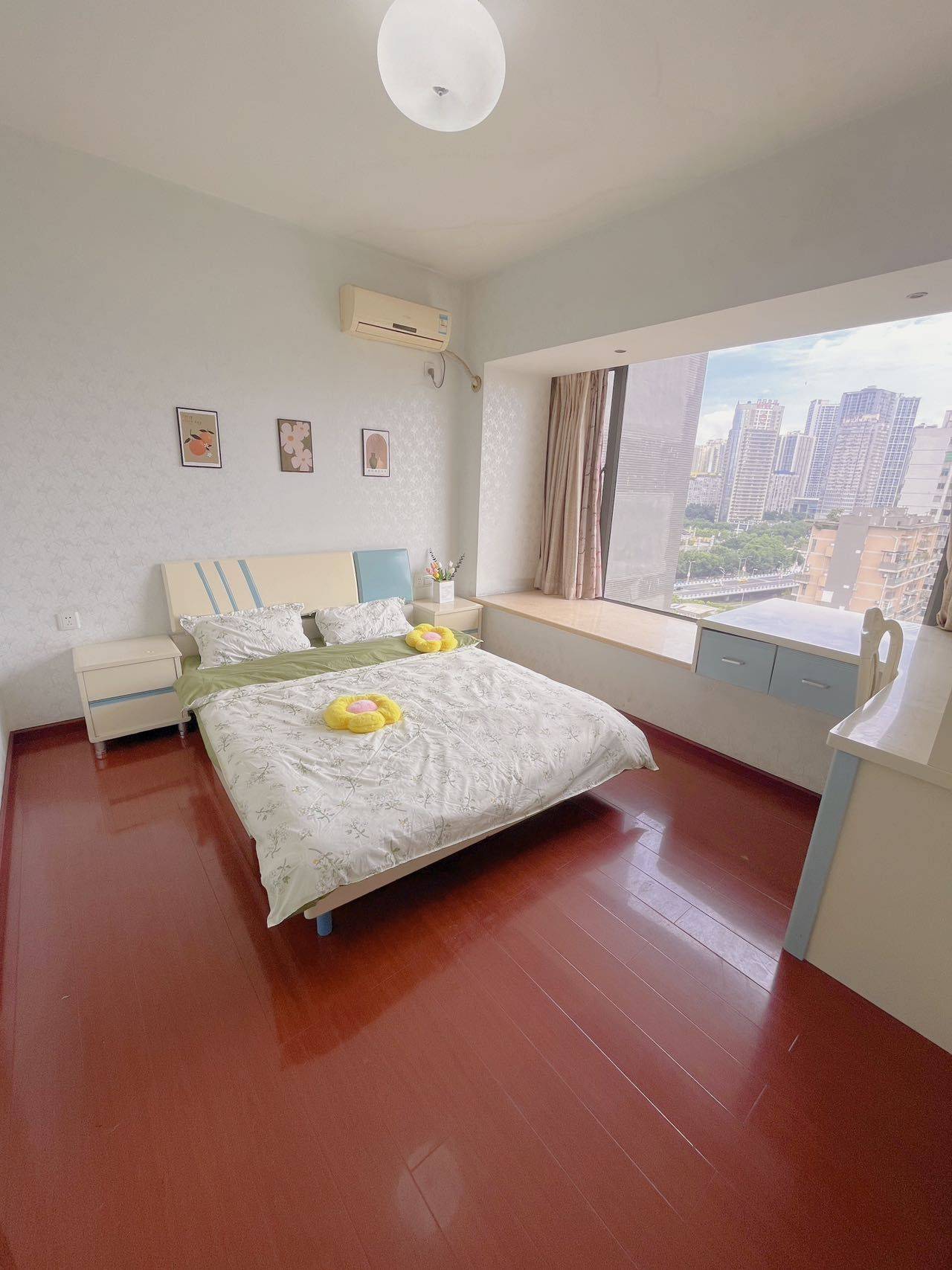 Chongqing-Yubei-Cozy Home-Clean&Comfy-No Gender Limit-Hustle & Bustle-“Friends”-Chilled-LGBTQ ...