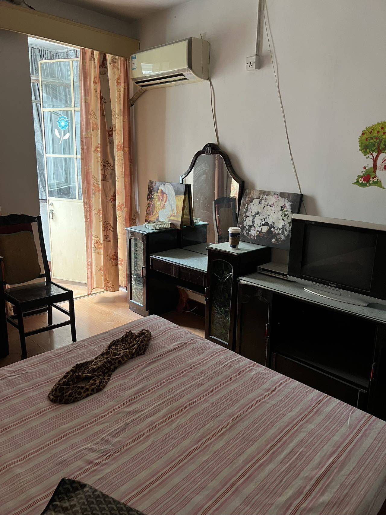 Wuxi-Liangxi-Cozy Home-Clean&Comfy-No Gender Limit-Hustle & Bustle-Chilled